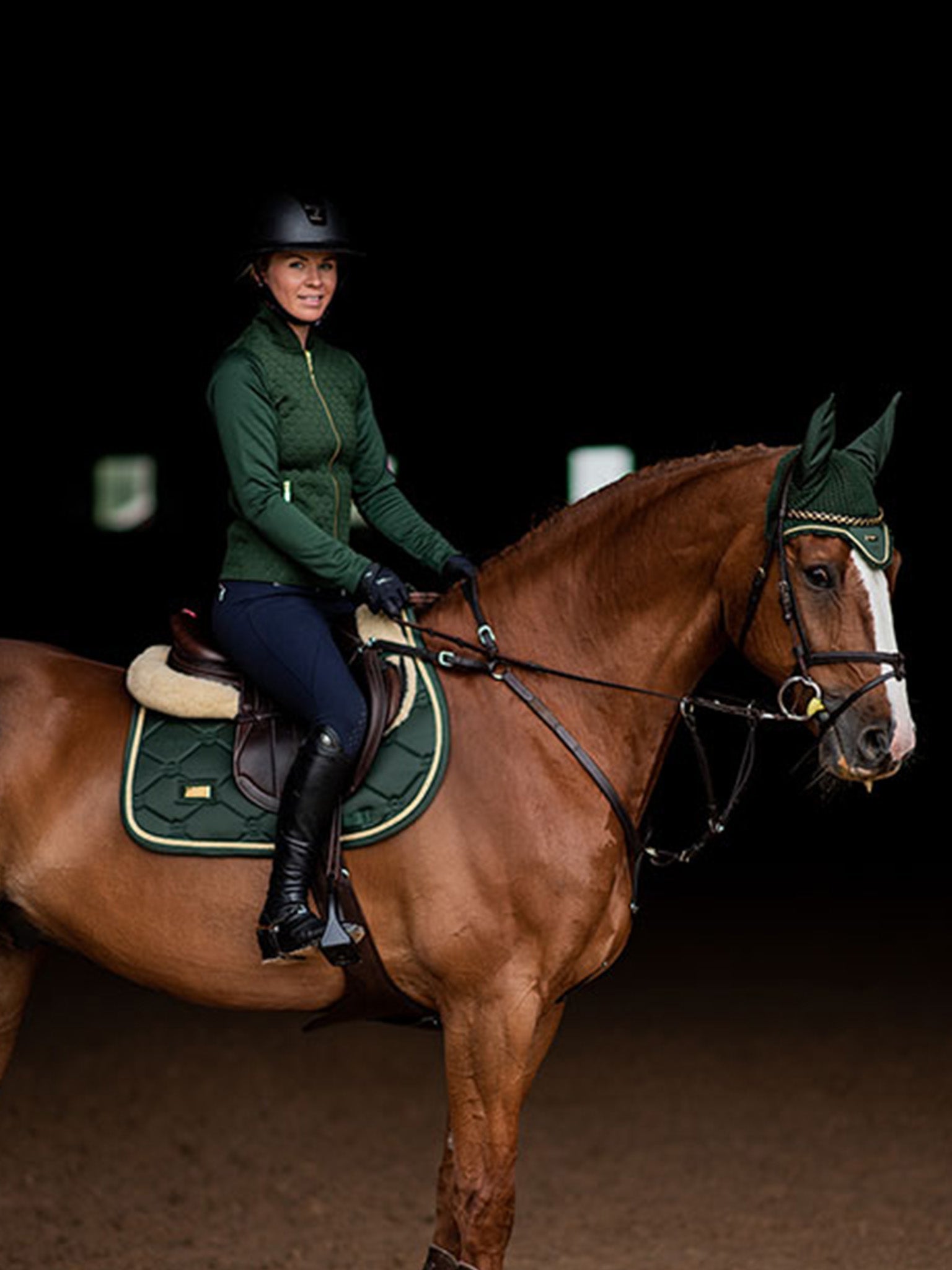 What goes with a chestnut horse? | Equestrian Stockholm