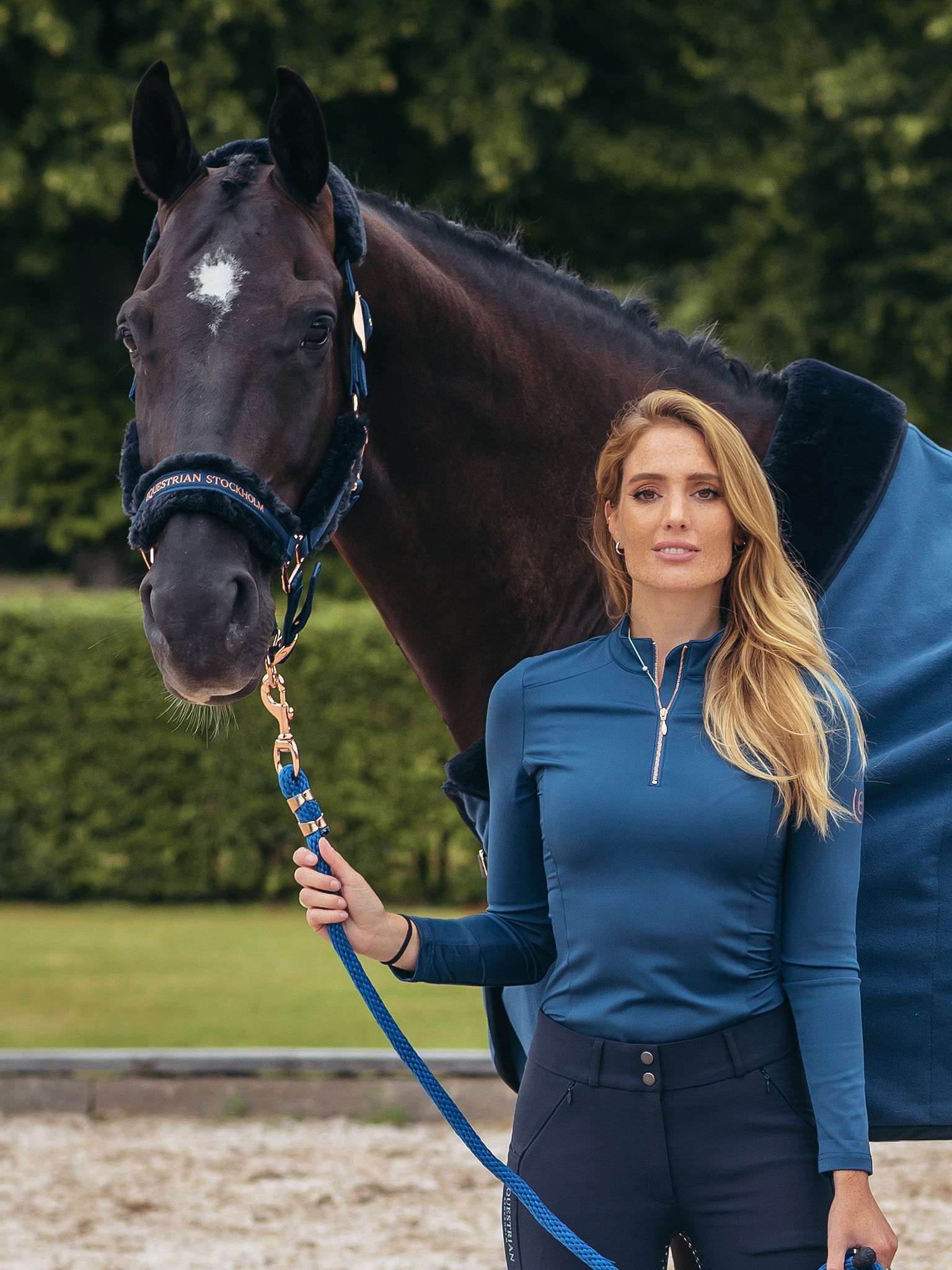 Fur Halter & Lead Rope Monaco Blue – Equestrian Stockholm